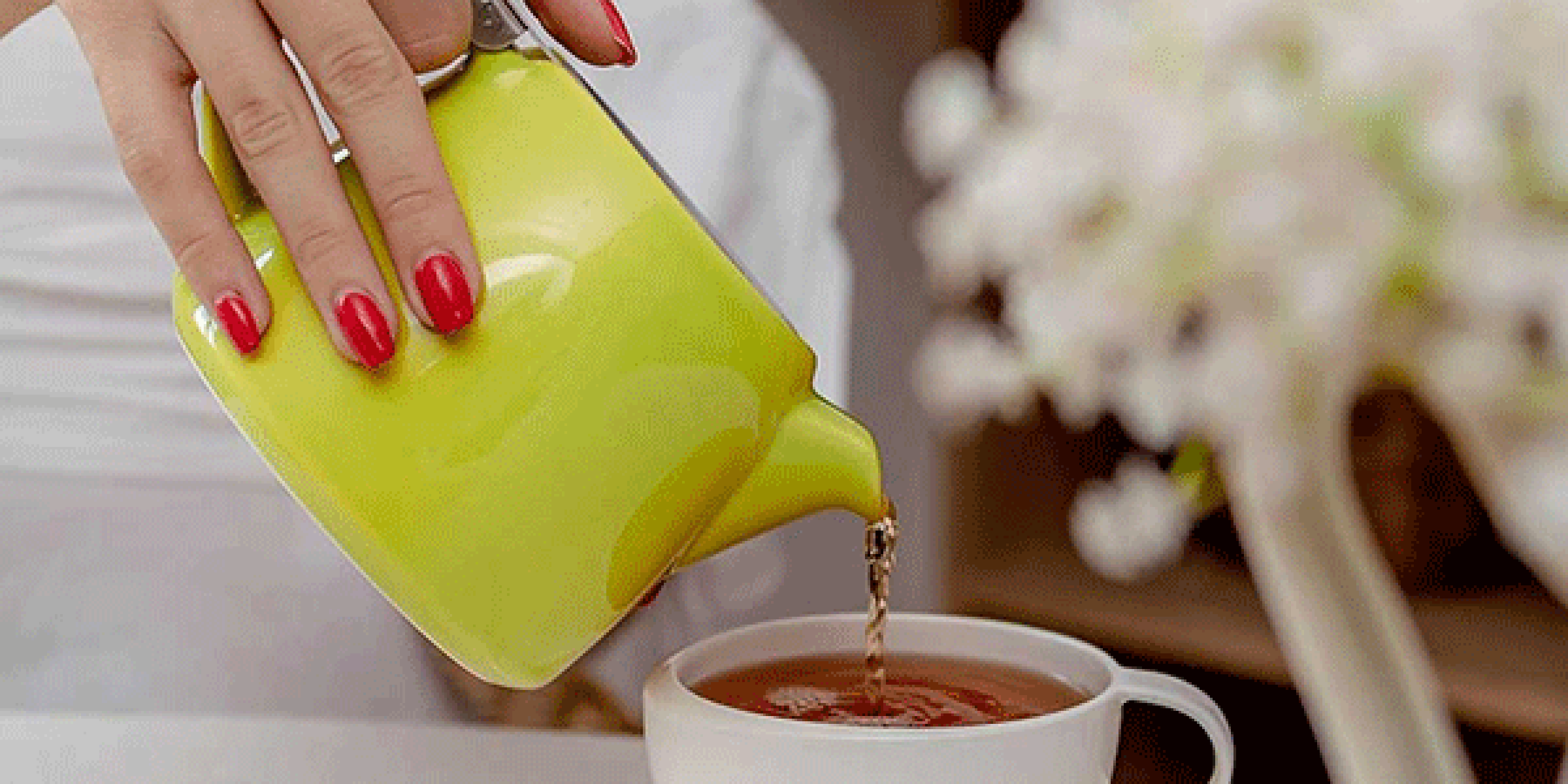 Picking the Perfect Teapot: Cast Iron Vs. Ceramic Vs. Glass Teapot ...